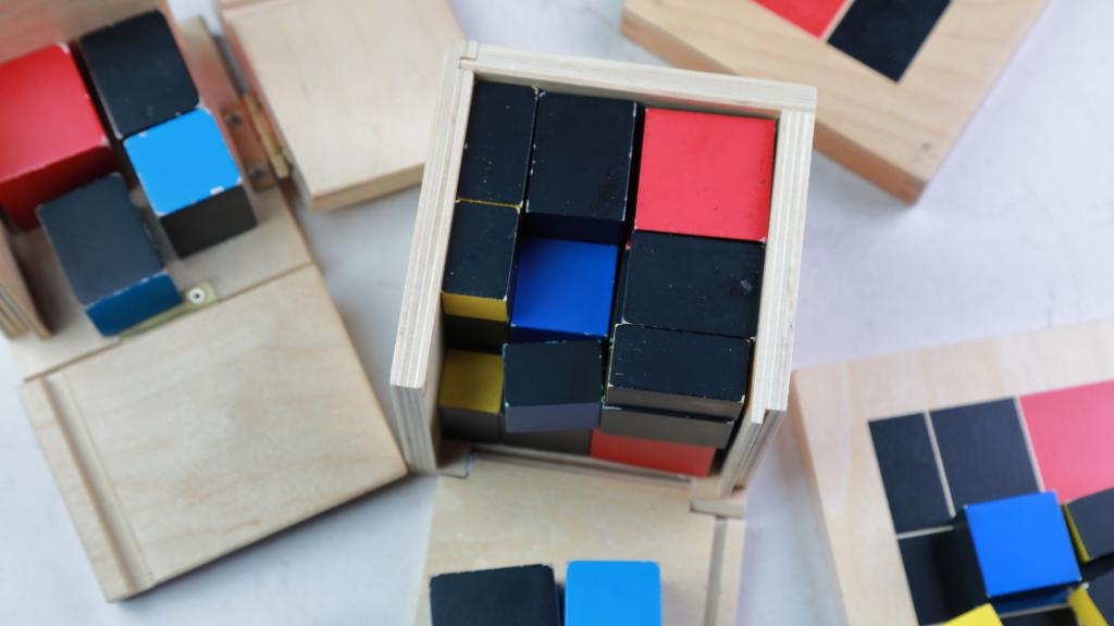 Cube du Binôme Montessori - Un Matériel Éducatif Innovant pour les Enfants