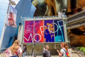 Culture populaire vs Pop culture : définitions et guide